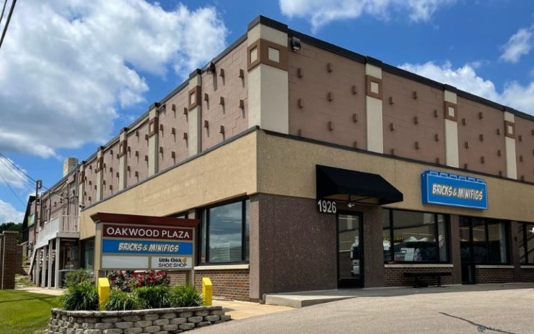 Bricks & Minifigs Kalamazoo is SWMI's One-Stop-Shop to Buy, Sell ...